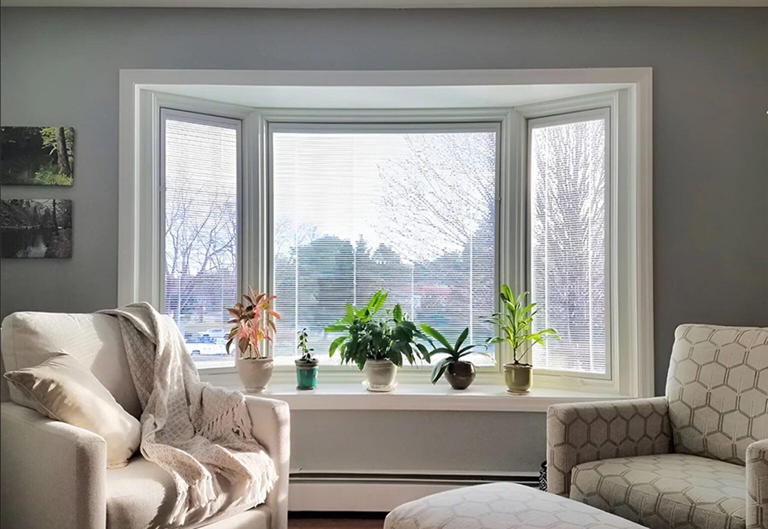 8 Bay/Bow Window Ideas for Living Rooms - Pella Windows & Doors of ...