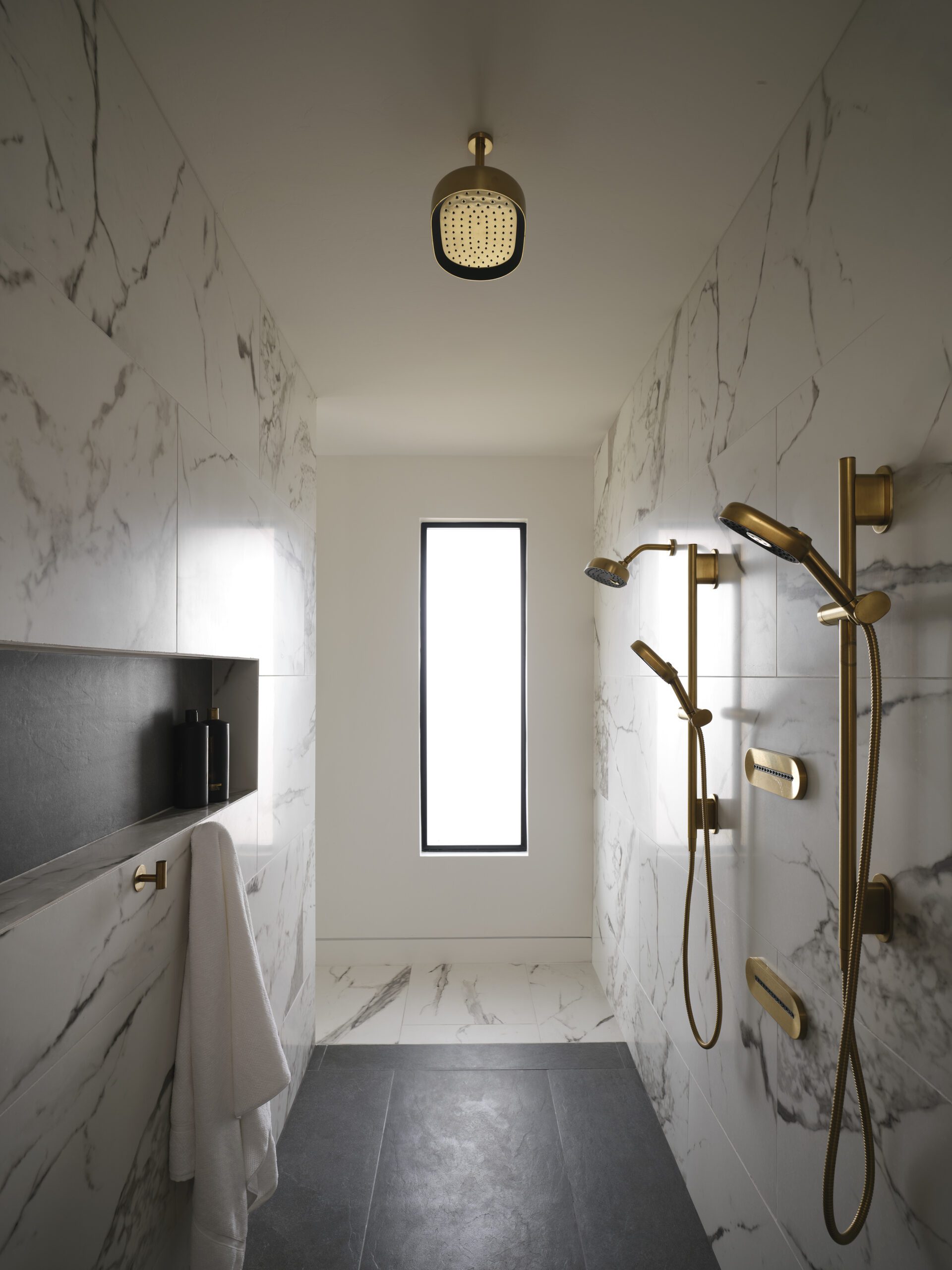 Bathroom Window Ideas to Upgrade Your Bathroom Aesthetic - Pella ...