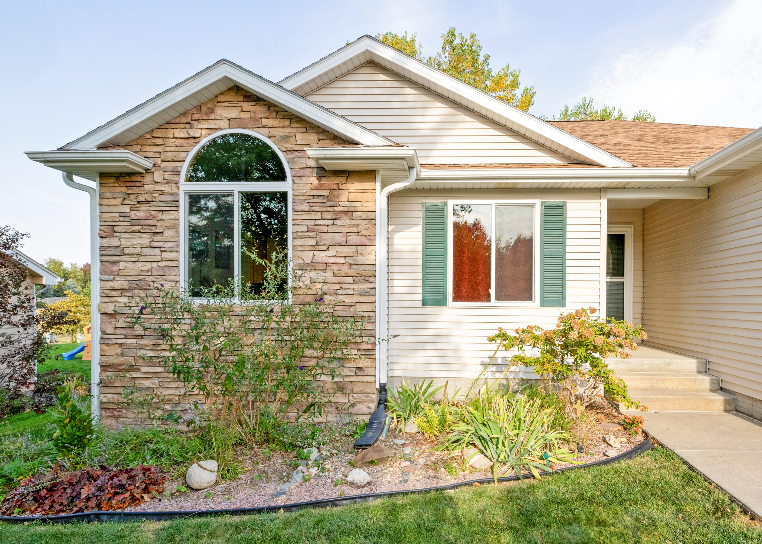 Wood & Vinyl Window Replacement Project for Traditional Ranch Home in ...